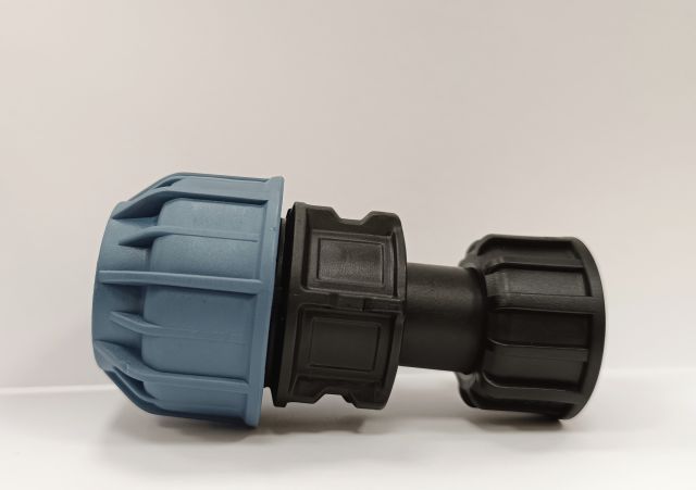 JUNGTIS PE POL IŠARDOMA V.S 32x1" - www.siurbliai.lt